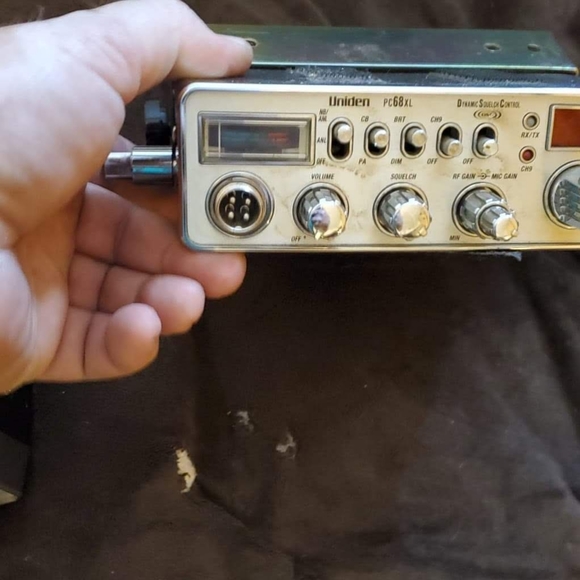 Portable Audio & Video | 3 Cb Radios And All The Hardware To Hock Them ...